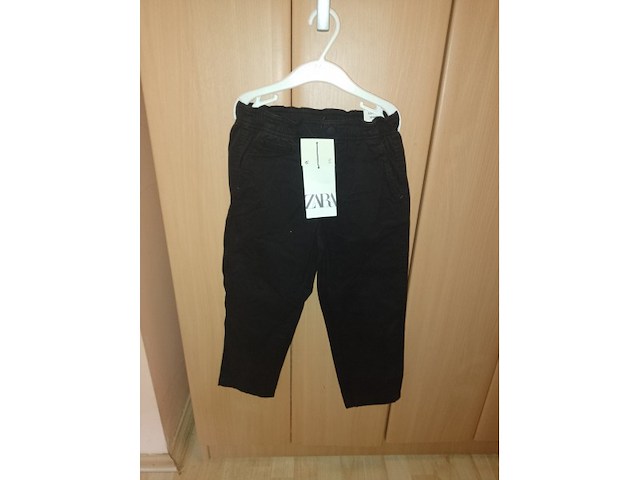 Nove Zara pantalone