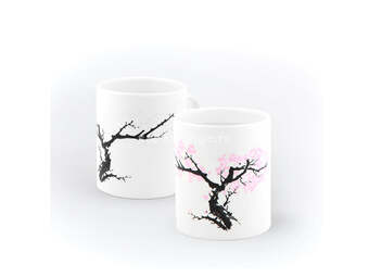 Porcelanska termo magična šolja koja cveta - trešnjino drvo