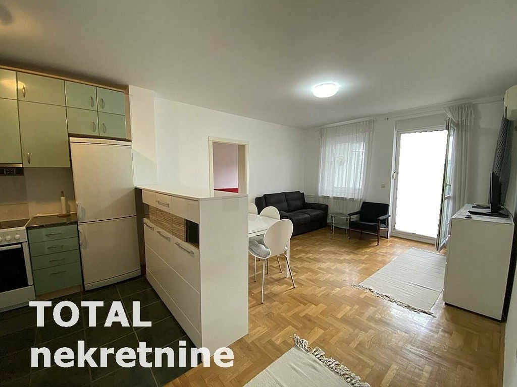 Trosoban stan NOVI SAD, 179220€