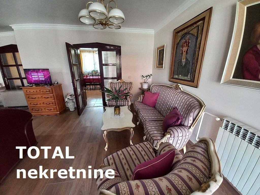 Četvoroiposobna kuća NOVI SAD, 236900€