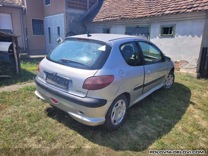 Peugeot 206 Kompletan Auto U Delovima
