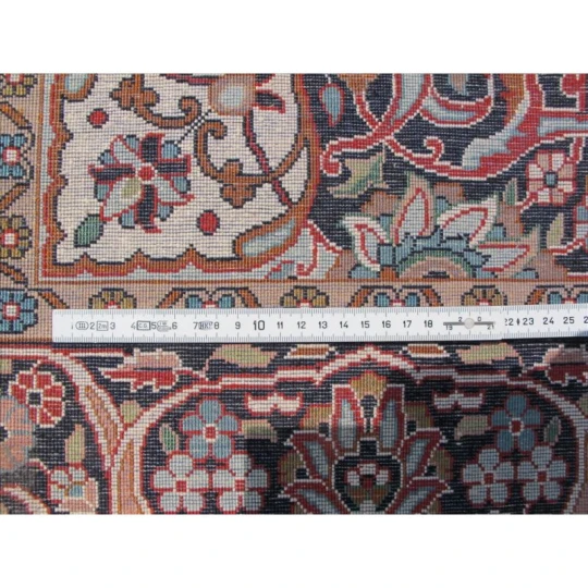 Kashmir Silk Exclusive
185 x 123 cm