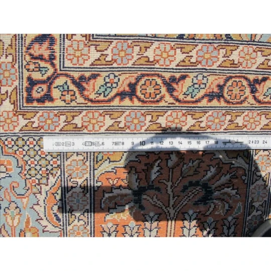 Kashmir Silk Royal
288 x 210 cm