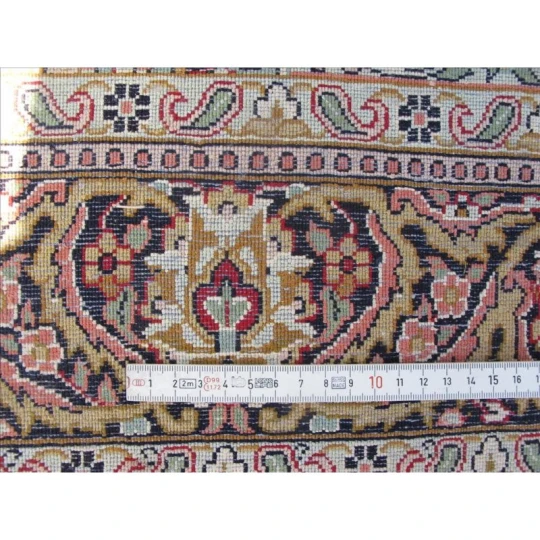 Kashmir Silk Exclusive
182 x 124 cm