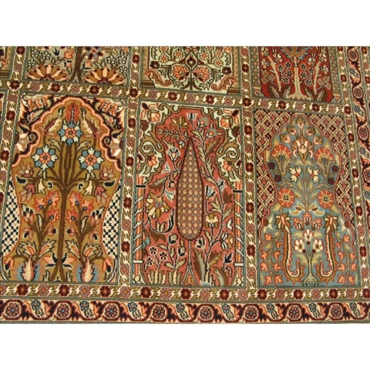 Kashmir Silk Exclusive
314 x 216 cm