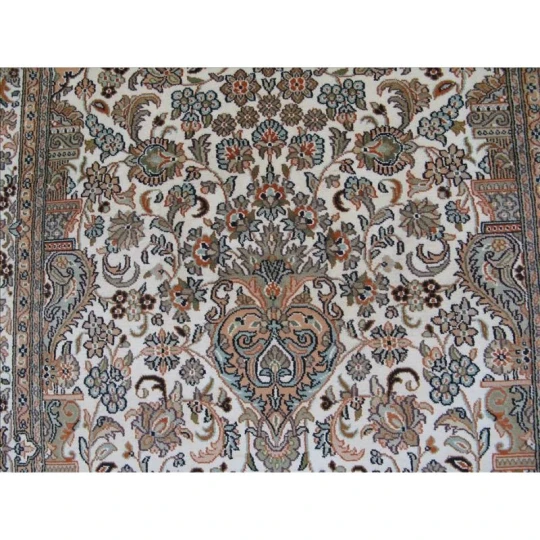 Kashmir Silk Exclusive
158 x 97 cm