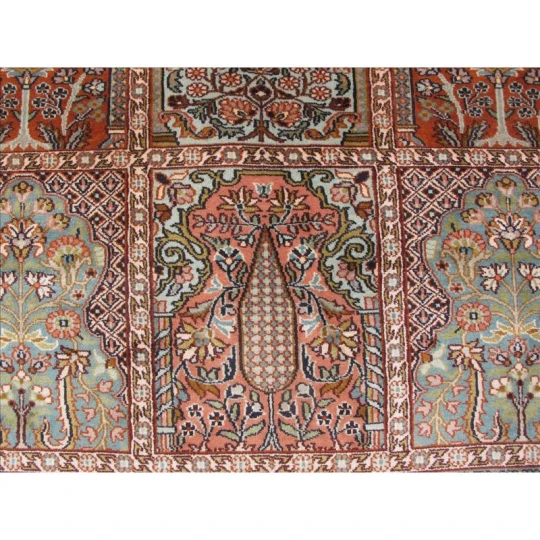 Kashmir Silk Exclusive
176 x 127 cm