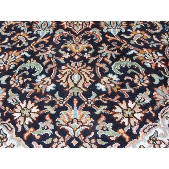 Kashmir Silk Exclusive
125 x 82 cm