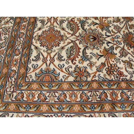 Kashmir Silk Exclusive
250 x 246 cm