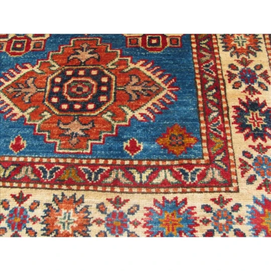 Kazak Royal
303 x 81 cm