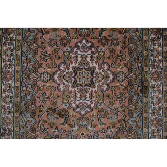 Kashmir Silk Exclusive
92 x 63 cm