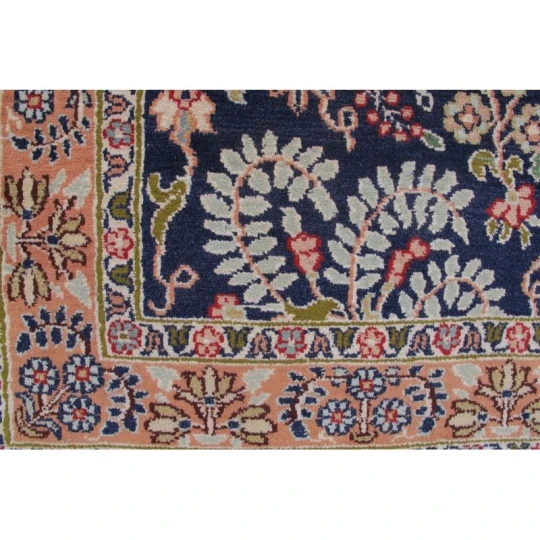 Kashmir Silk Exclusive
127 x 79 cm