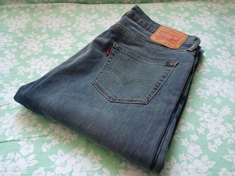 Levis 504 - Regular Straight Fit Jeans
