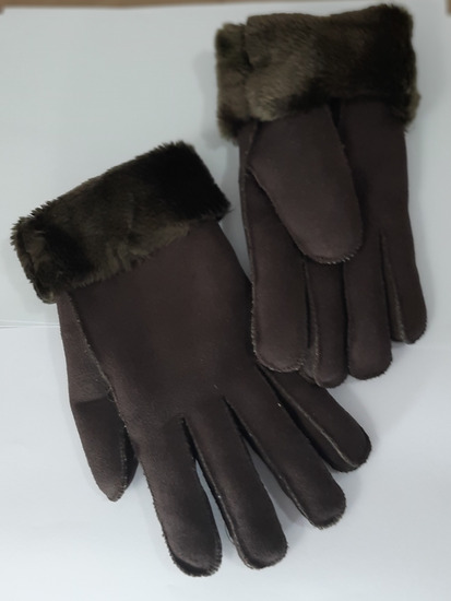 Postavljene- kožne rukavice,nema zime
