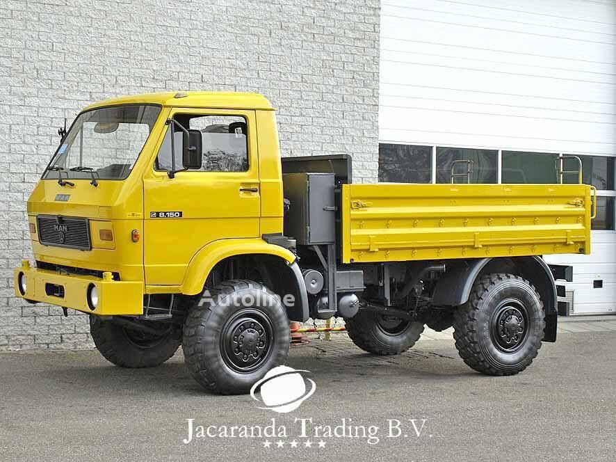 MAN 8.150 4x4 kamion s ravnom platformom
