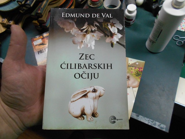 Edmund De Val - Zec ćilibarskih očiju