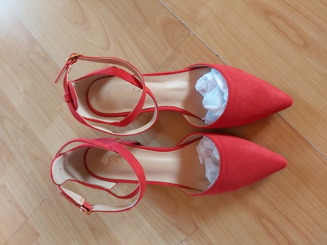 Crvene cipele