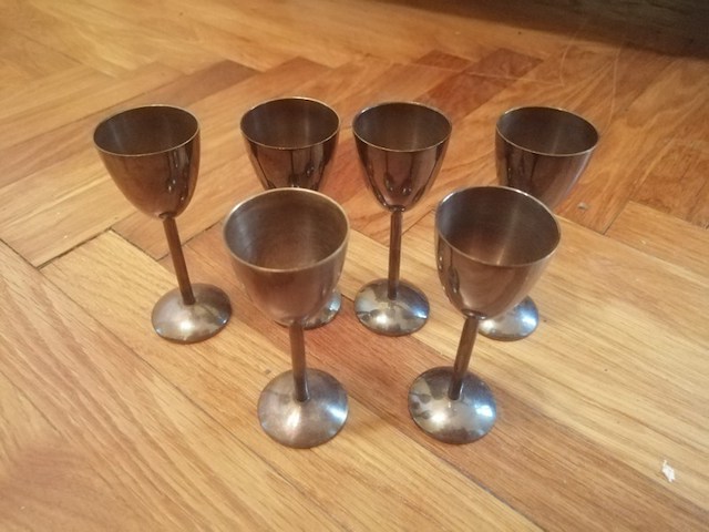6 posrebrenih čašica