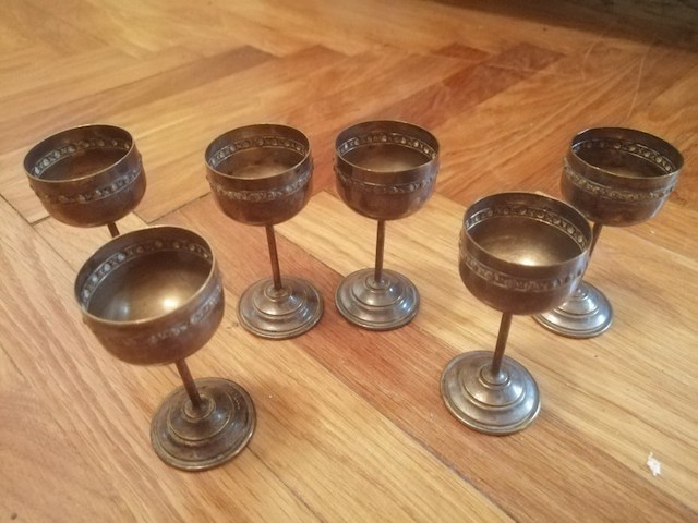 6 metalnih čašica