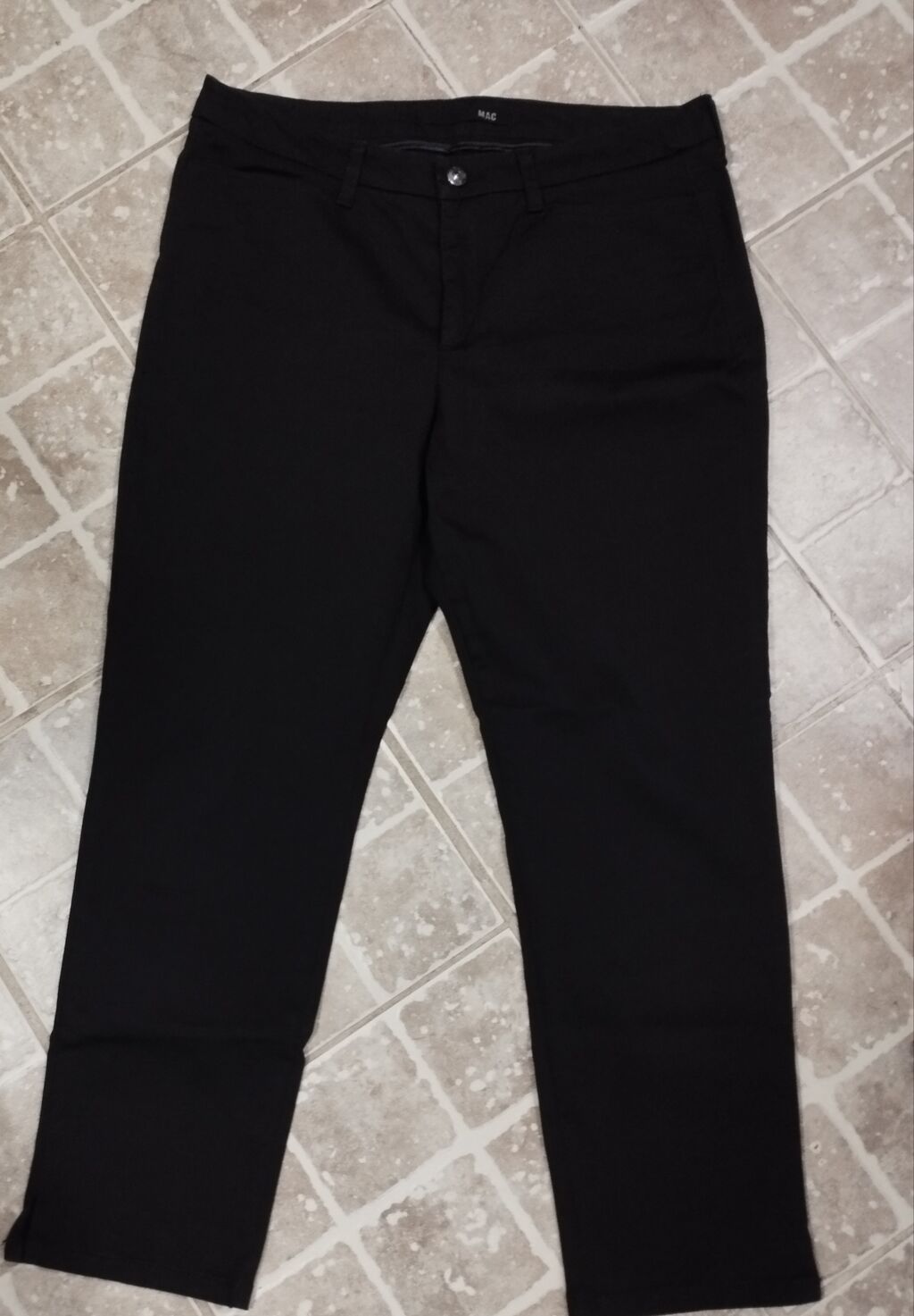 MAC crne kvalitetne pantalone,u odličnom stanju