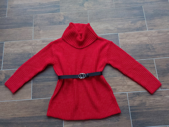 Crveni džemper tunika