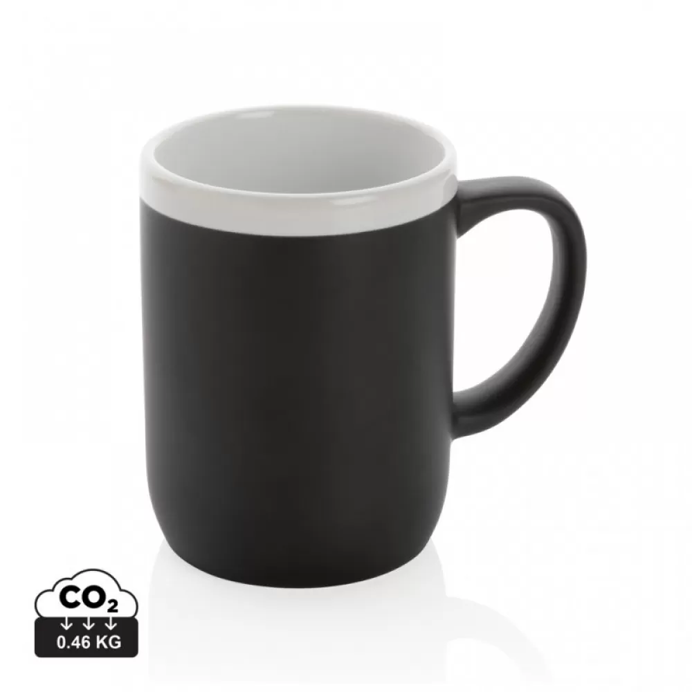 Ceramic mug with white rim