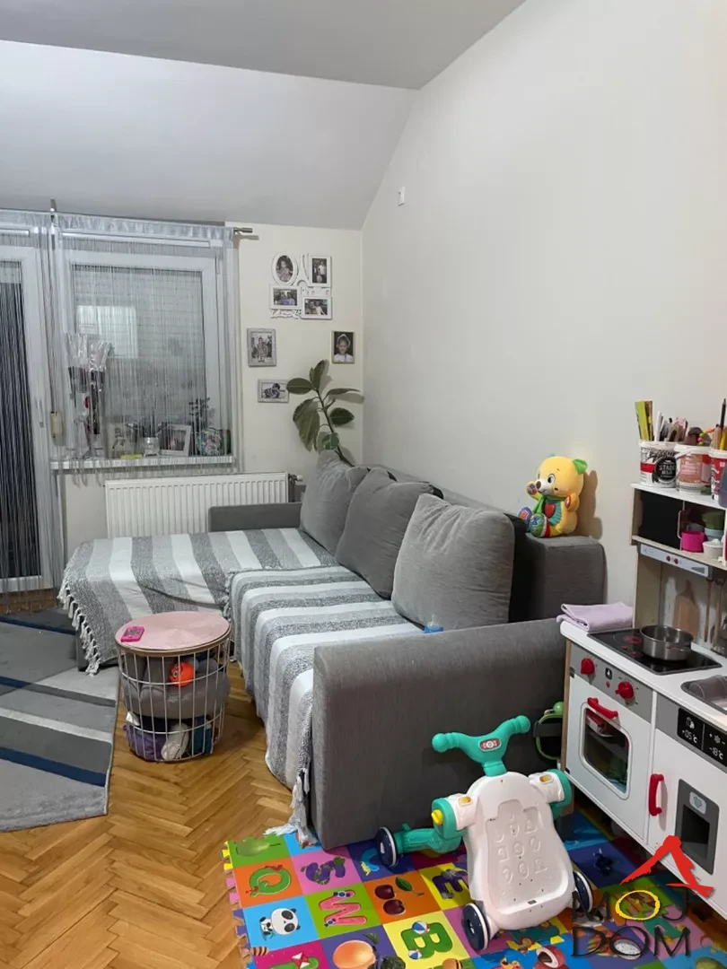 Stan,NOVI SAD,BULEVAR,kv: 40, € 118450, ID: 1026154