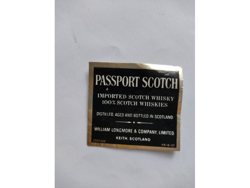 ETIKETA raspareno od druge stara PASSPORT SCOTCH
