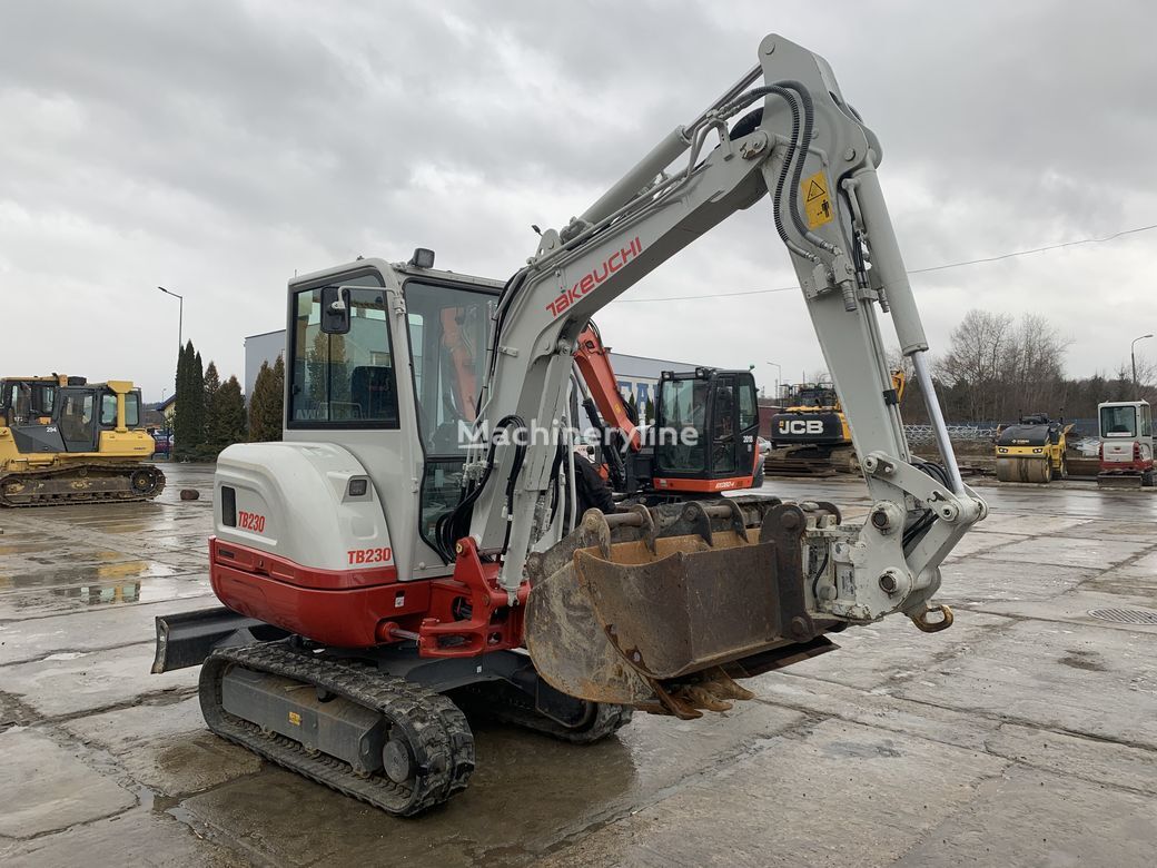 Takeuchi TB230 V3 mini bager