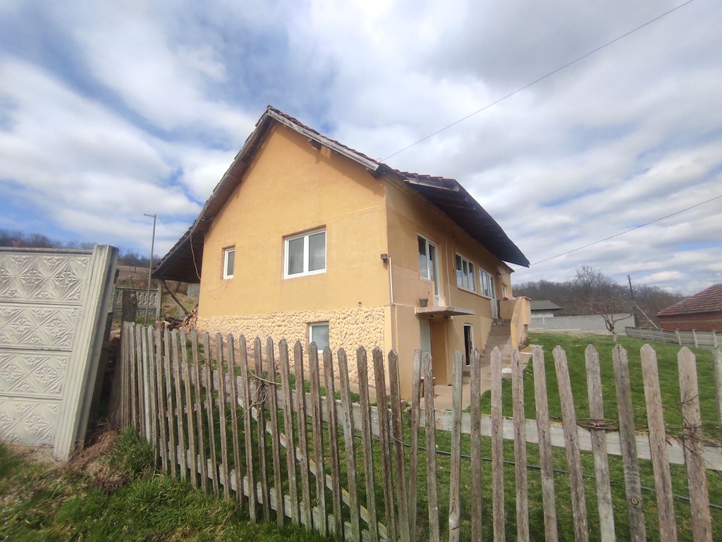 Porodična stambena zgrada u Toljevcu
