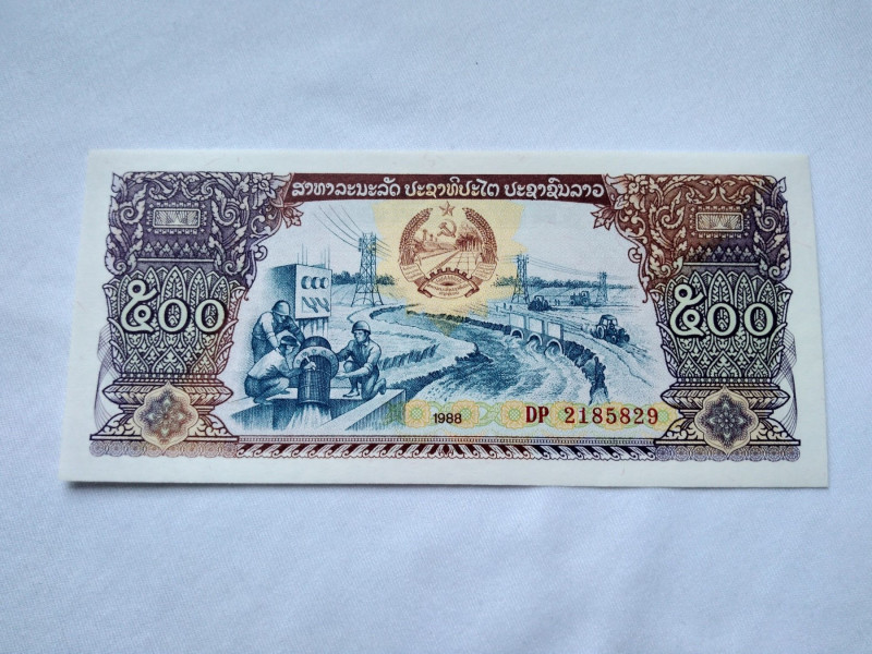 Laos 500 kip,1988 god.UNC,P-31