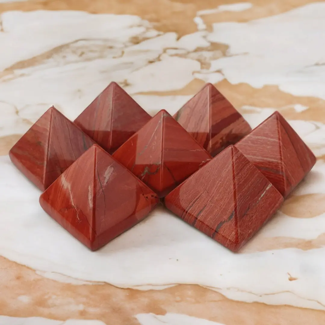 Crveni Jaspis piramida 3cm #9585