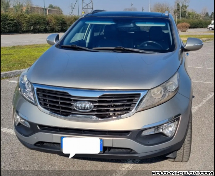 Kia Sportage 2.0 CRDI Kompletan Auto U Delovima