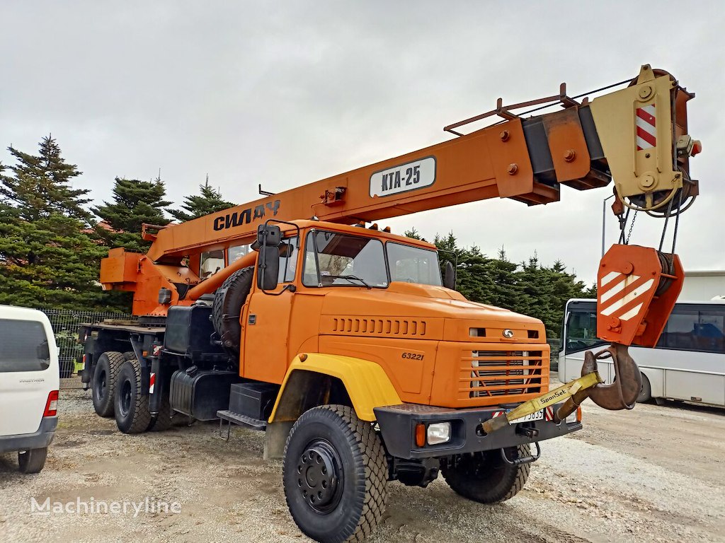 KrAZ 63221 pokretna dizalica