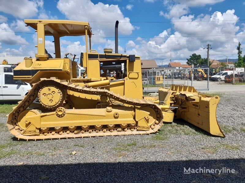 Caterpillar D6M-XL buldožer