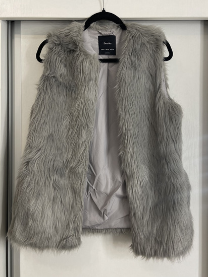 BERSHKA krzneni prsluk