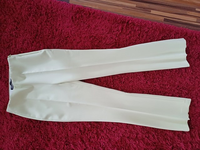 Zara nenosene pantalone XS