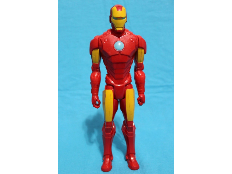 HASBRO IRON MAN AKCIONA FIGURA