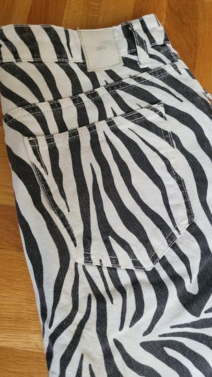 Zara zebraste farmerke 38