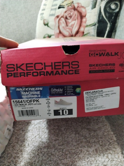 Nove Skechers patike