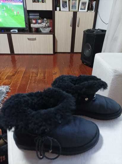 Cizme za devojcice koza (gratis dva para patika)