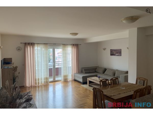 etvorosoban Apartman Bagrem Beograd Ledine