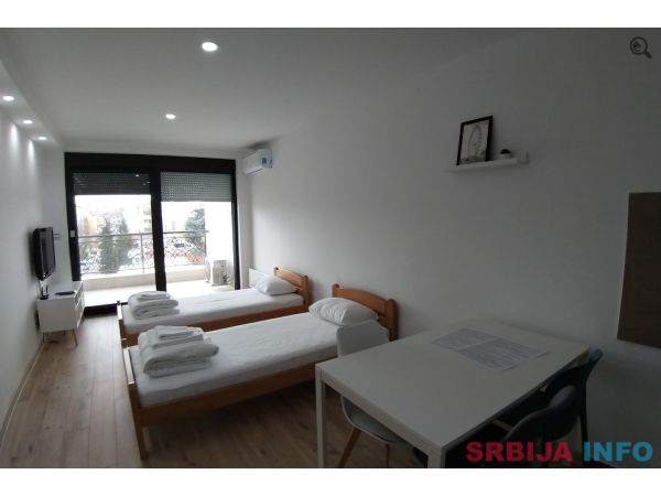 Trosoban Apartman Janis Janulis 13 Beograd Voždovac