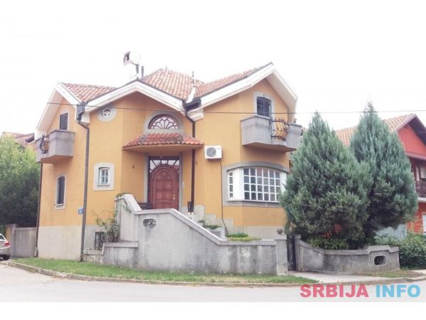 Prodajem vilu u Pancevu