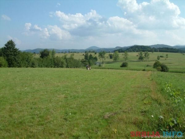 Prodajem prelep plac na Zlatiboru, selo Rozanstvo