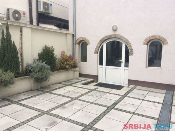 Lokal 81m2 Novi Beograd-Zemun