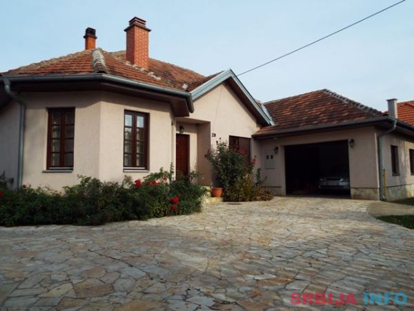 Kuća 177m2+34m2—Direktna prodaja-Jabuka*