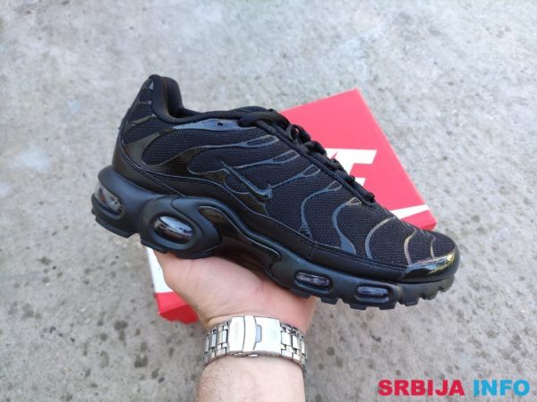 Nike Air Max Plus Triple Black