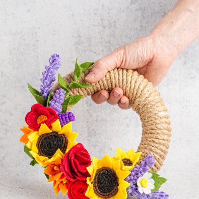 Handmade, dekorativni cvetni venac za vrata