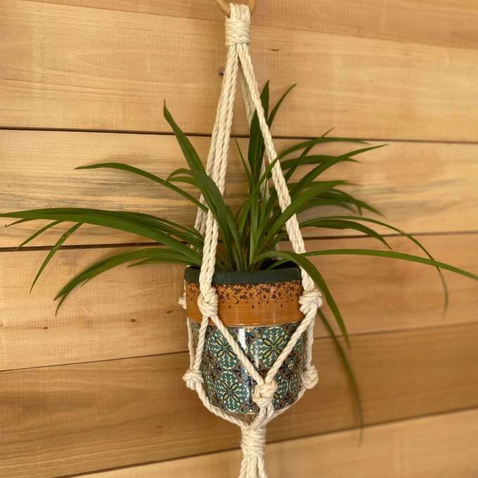 Plant hanger single pot Mac Macrame